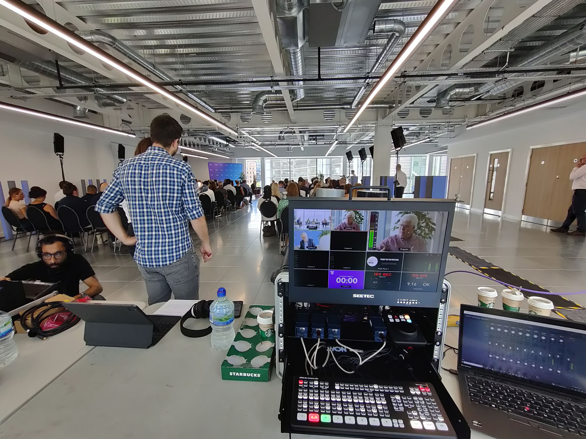 What is a Virtual Townhall and How Does It Benefit Your Team ...