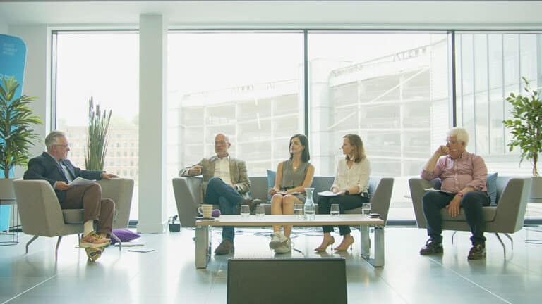 What is a Virtual Townhall and How Does It Benefit Your Team ...